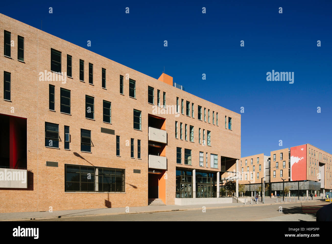 Approch along the north facade. Sol Plaatjie University, C003 ...