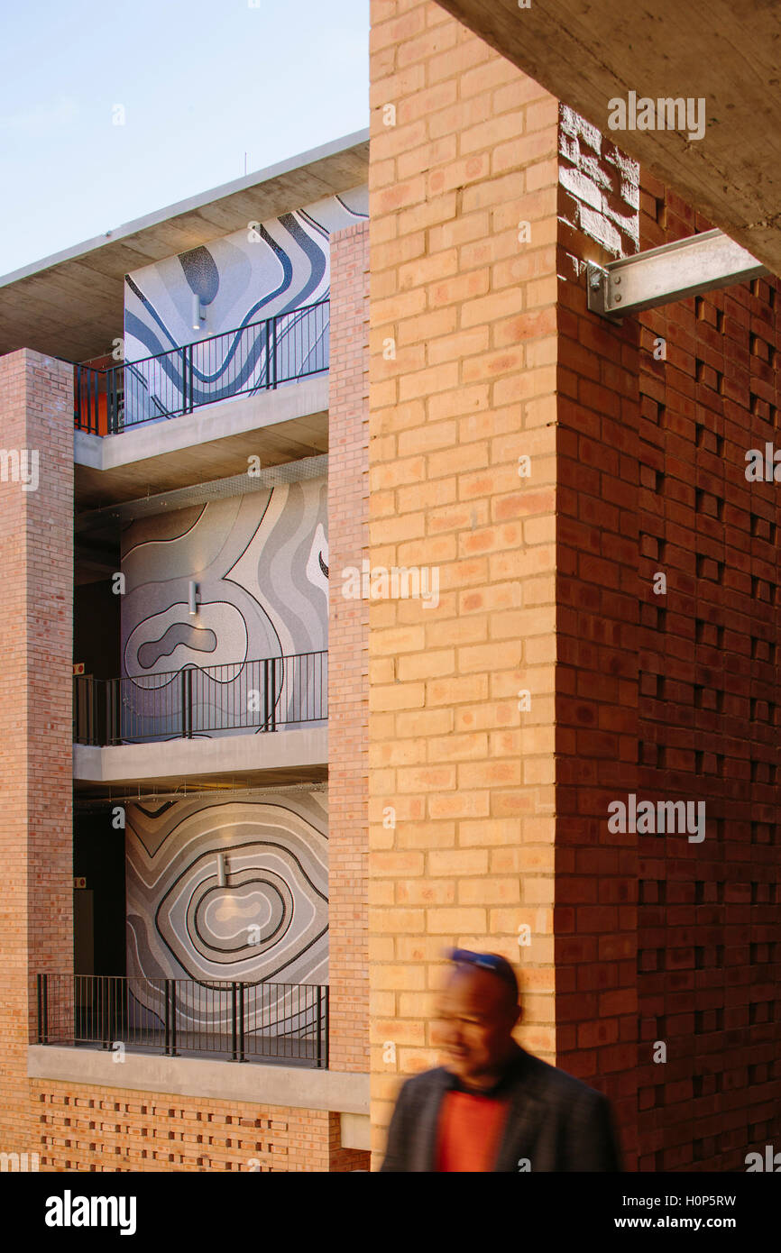 Courtyard wall and walkways. Sol Plaatjie University, C003, Kimberley ...