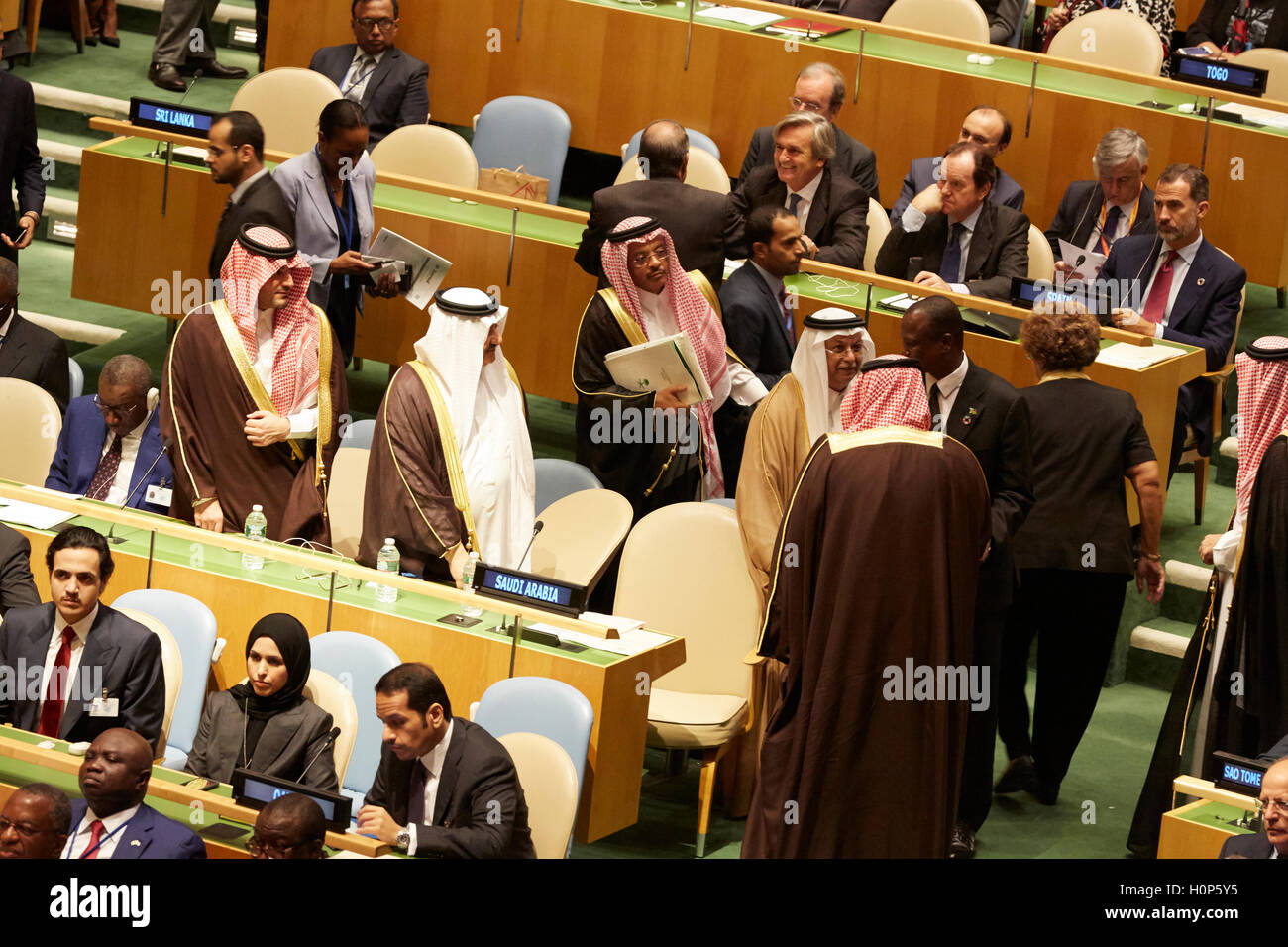 United Nations Headquarters, New York. Saudi Arabia delegates meet ...