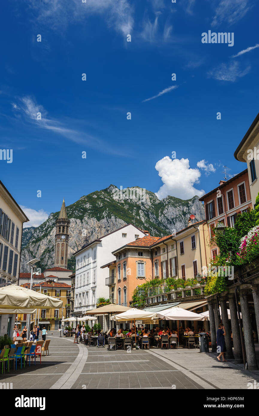 Summer architecture hi-res stock photography and images - Alamy