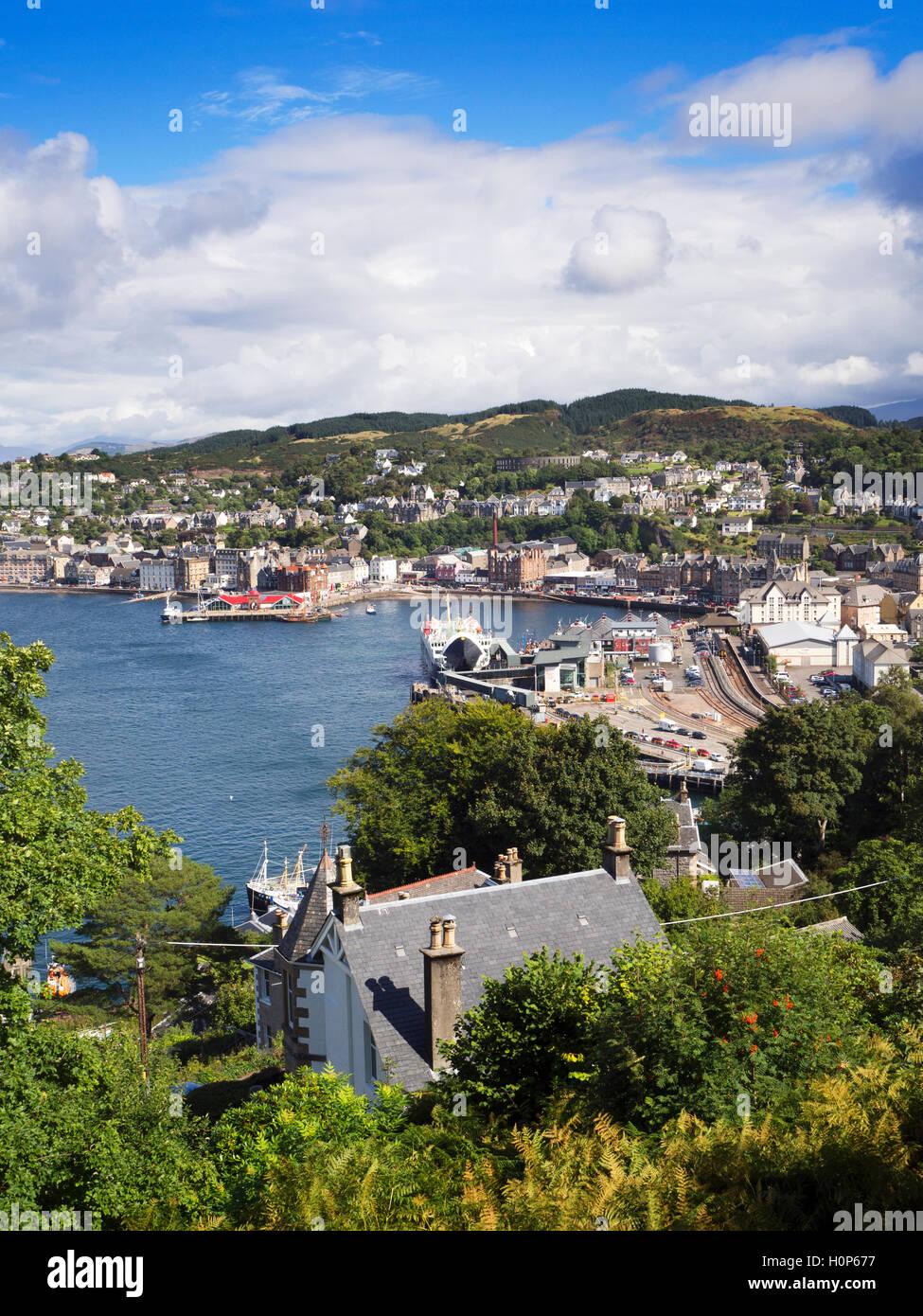 Seafront oban hi-res stock photography and images - Alamy