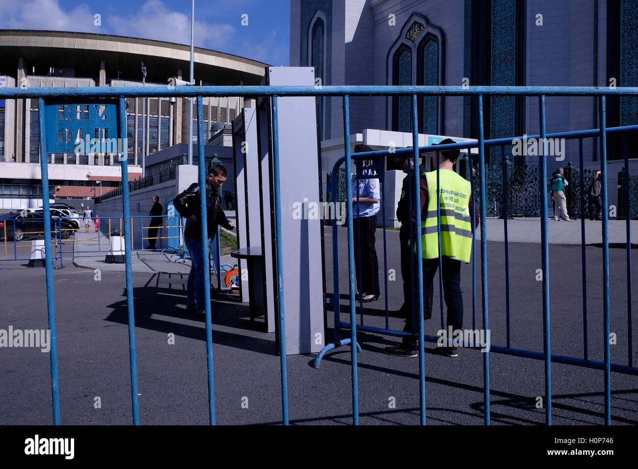 Mosque Security High Resolution Stock Photography and Images - Alamy