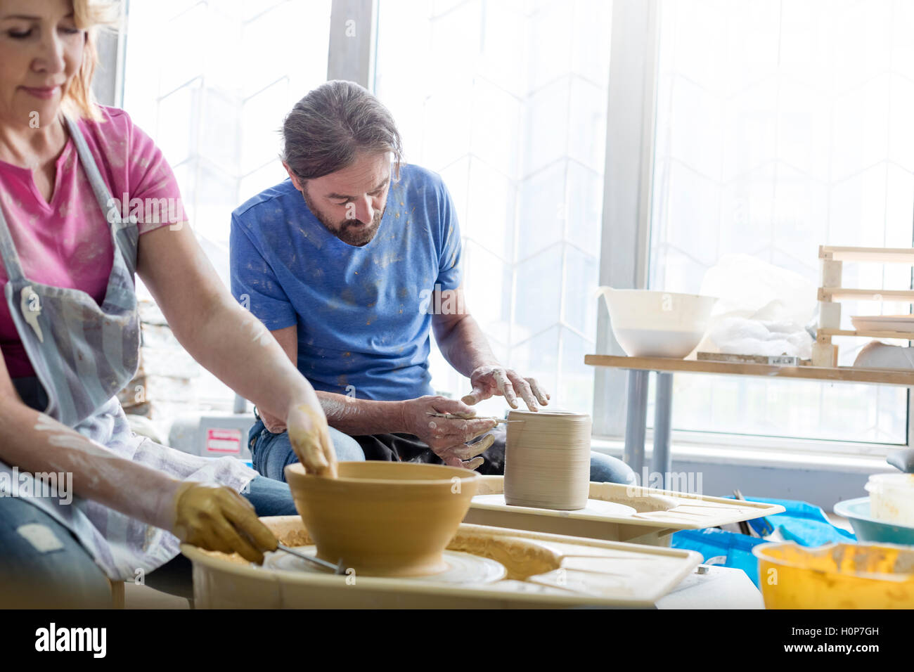 Pottery class couple hi-res stock photography and images - Alamy