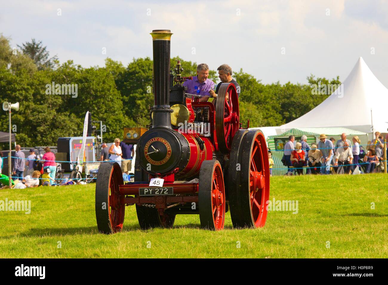 Marshalls compound traction engine hi-res stock photography and images ...