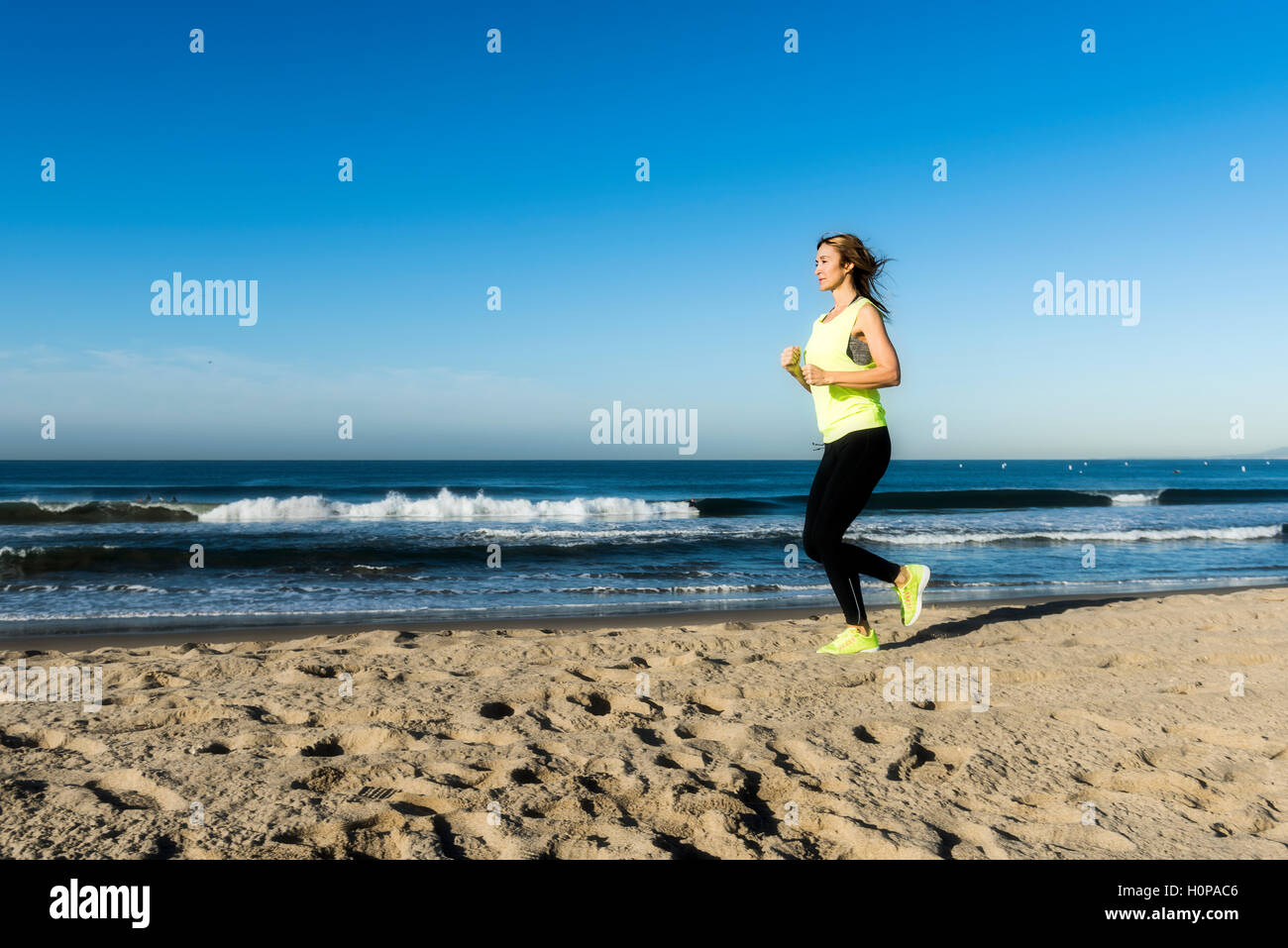 Exercise beach los angeles hi-res stock photography and images - Alamy