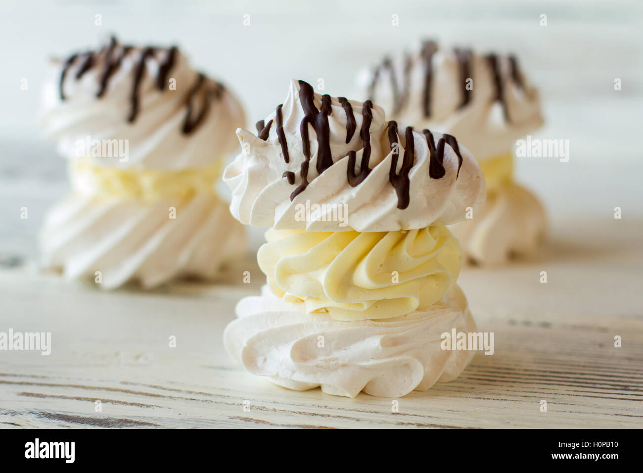 Fragile sweets hi-res stock photography and images - Alamy