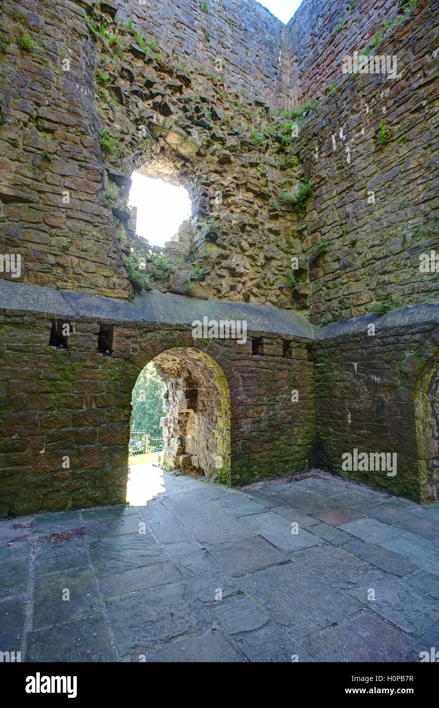 Stone keep castle hi-res stock photography and images - Alamy