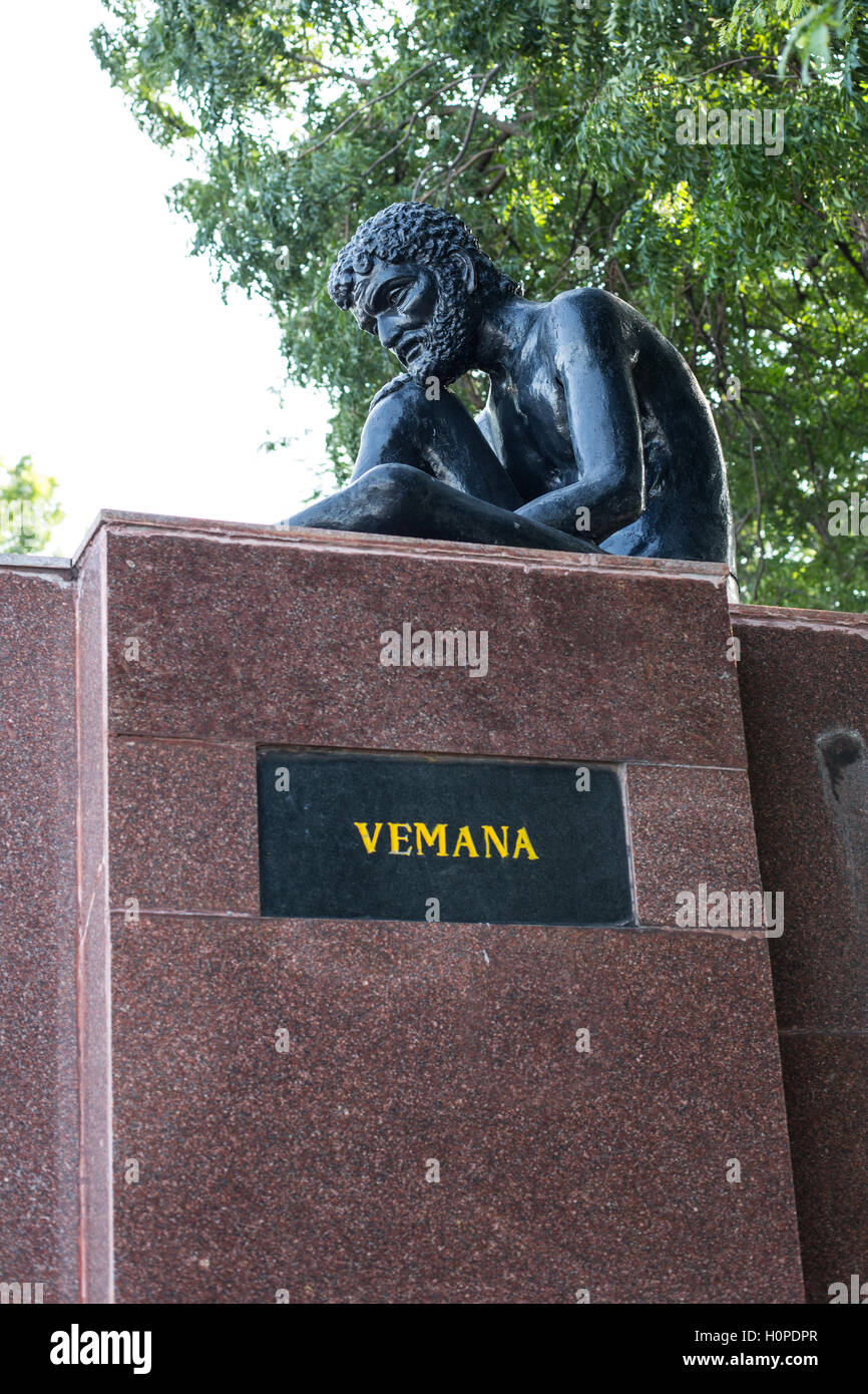 Tank bund hi-res stock photography and images - Alamy