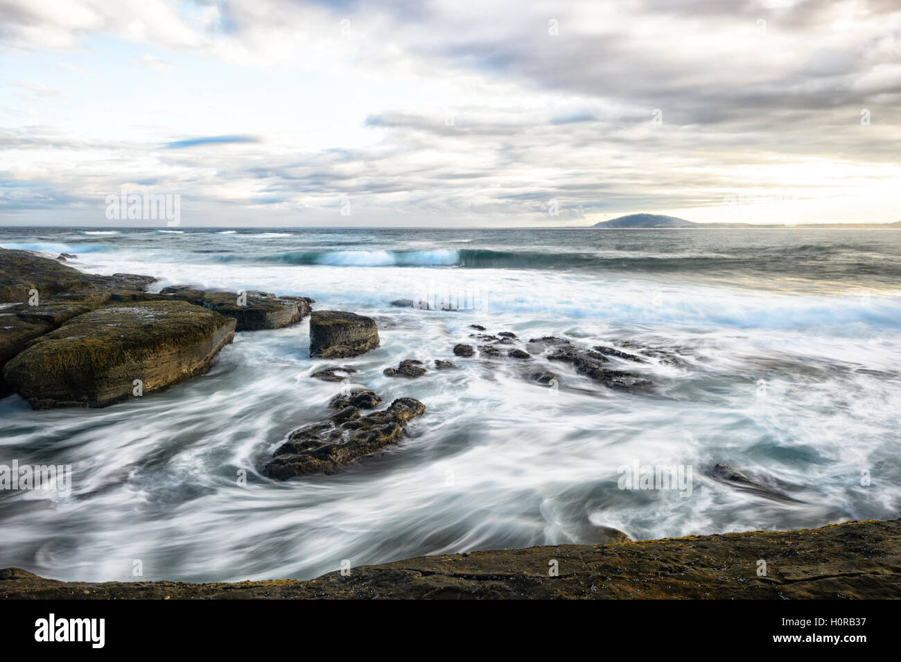 Lapping waves hi-res stock photography and images - Alamy