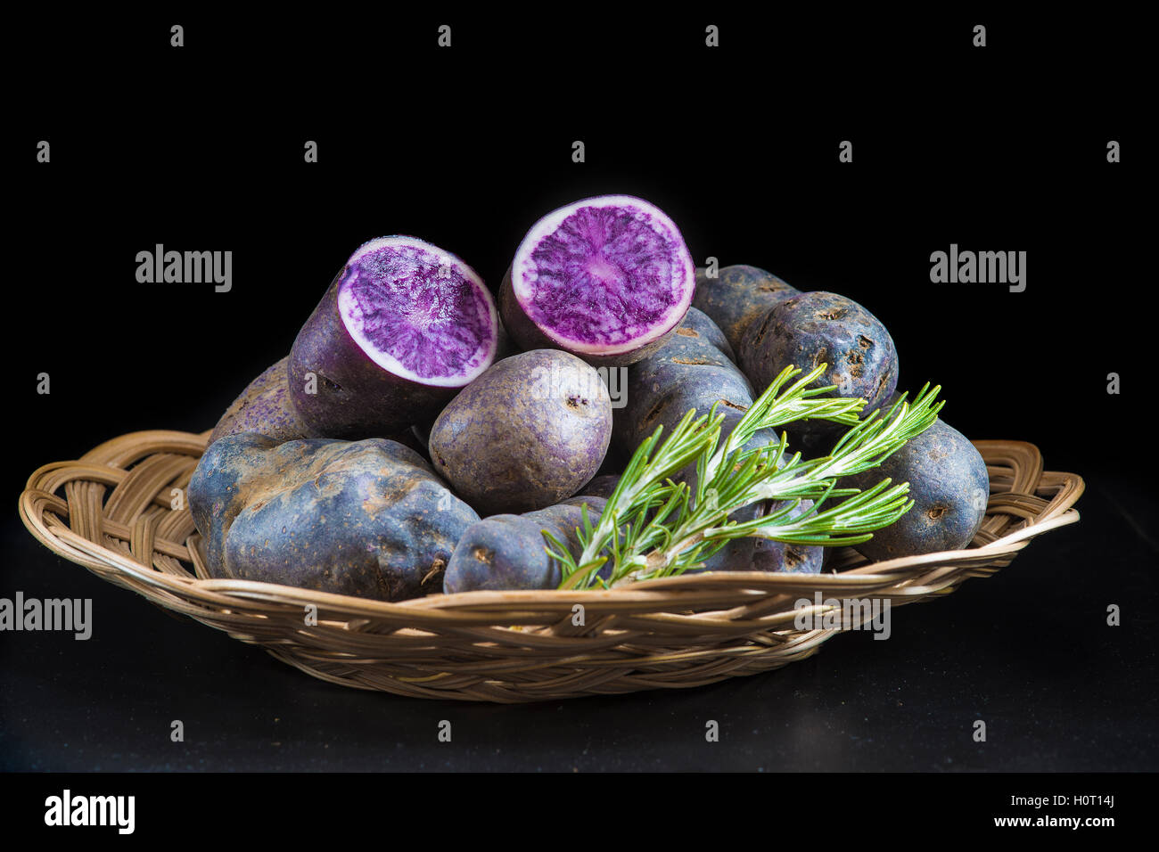 Vitelotte hi-res stock photography and images - Alamy