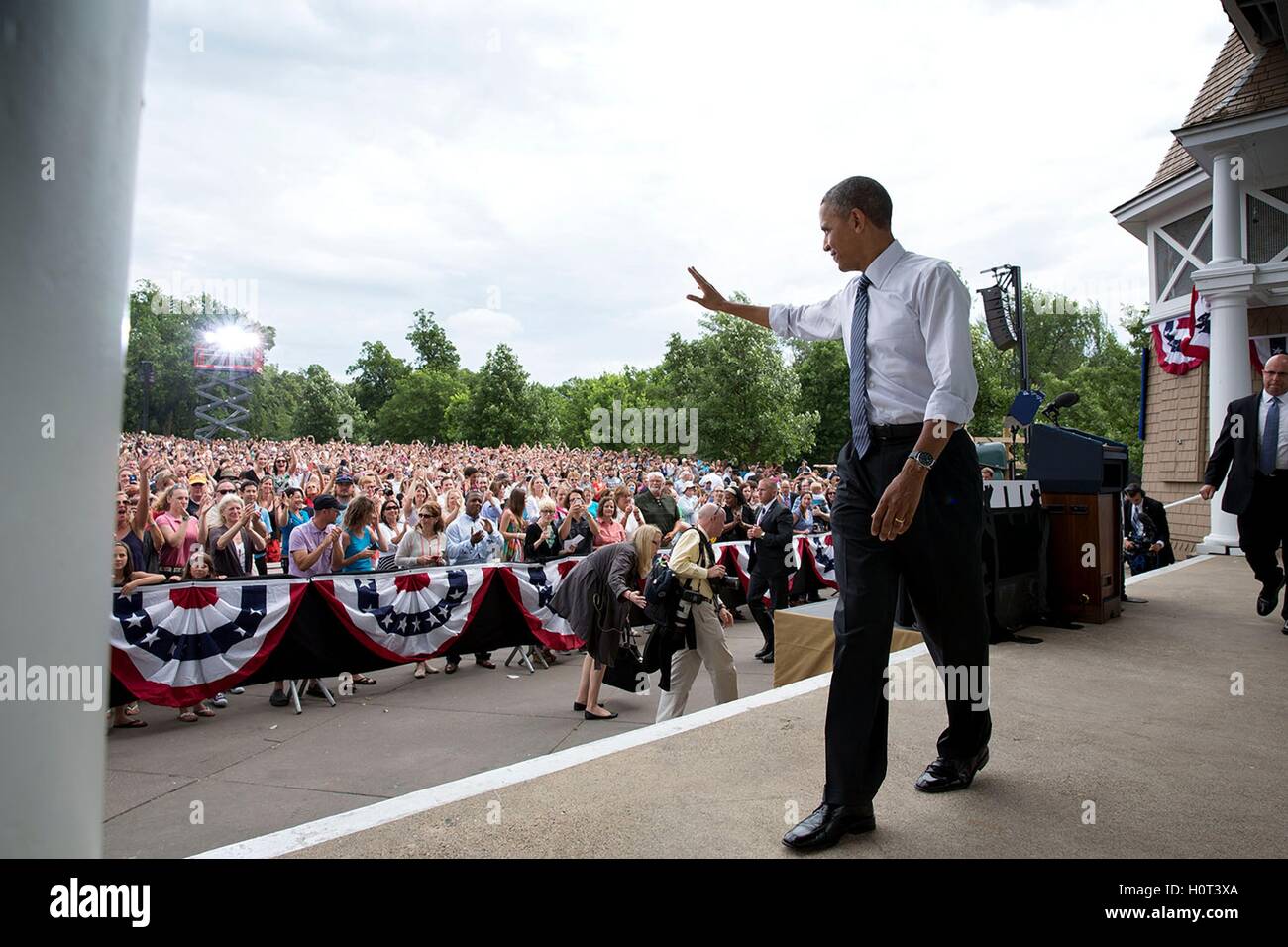 Speech stage audience hi-res stock photography and images - Alamy