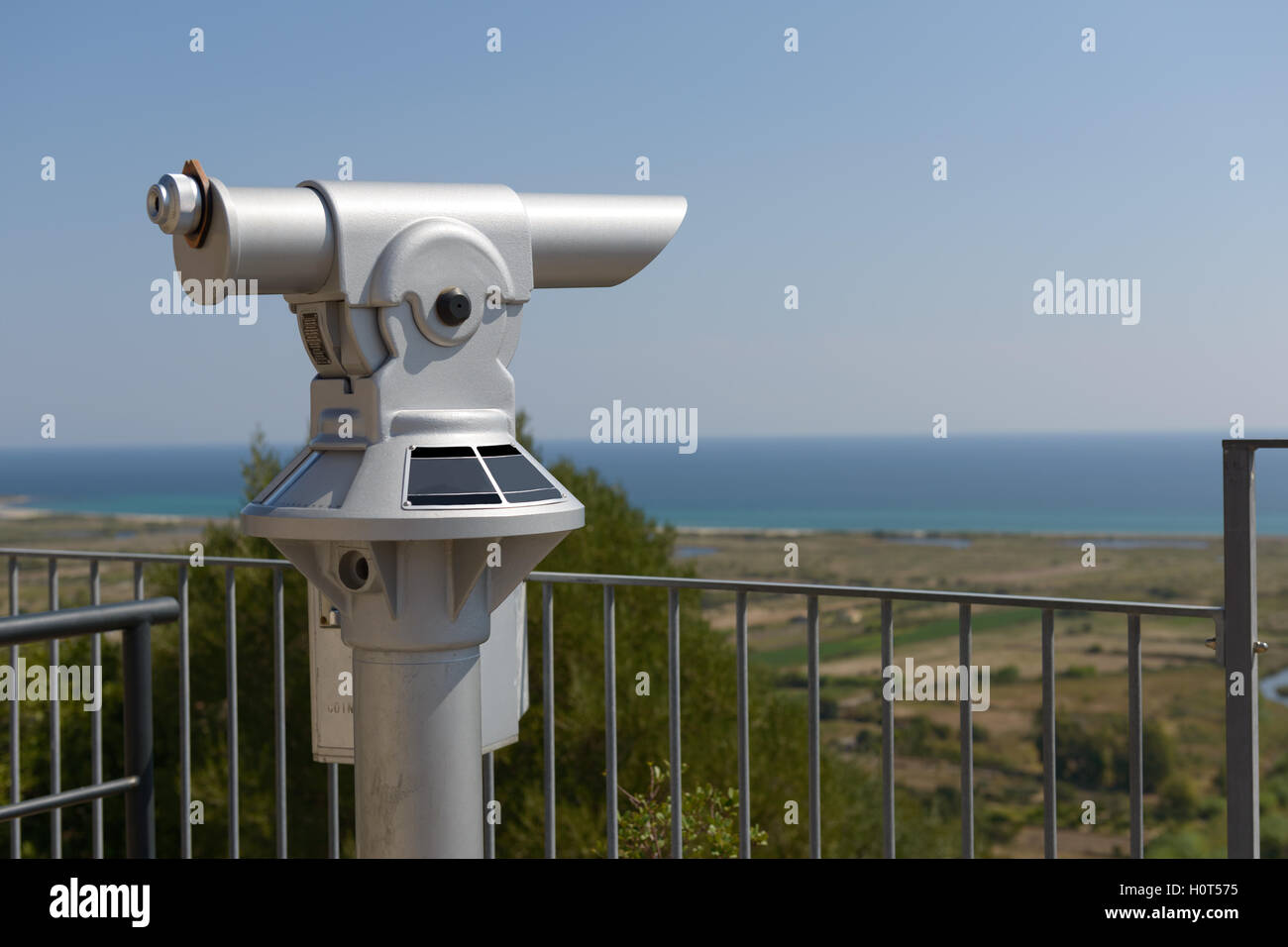 Telescope for panoramic views, token for tourist use Stock Photo - Alamy