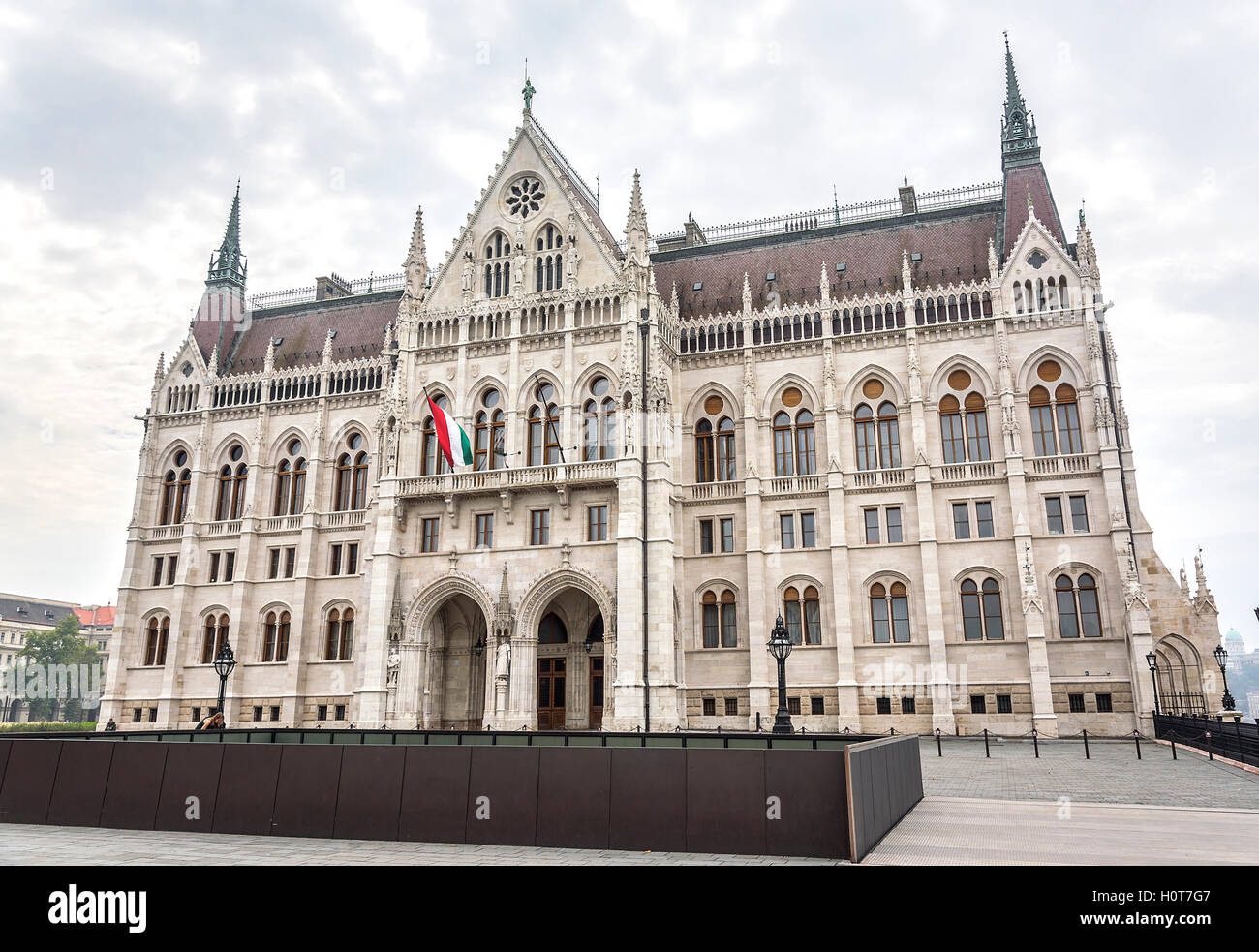 Side view hungarian parliament hi-res stock photography and images - Alamy