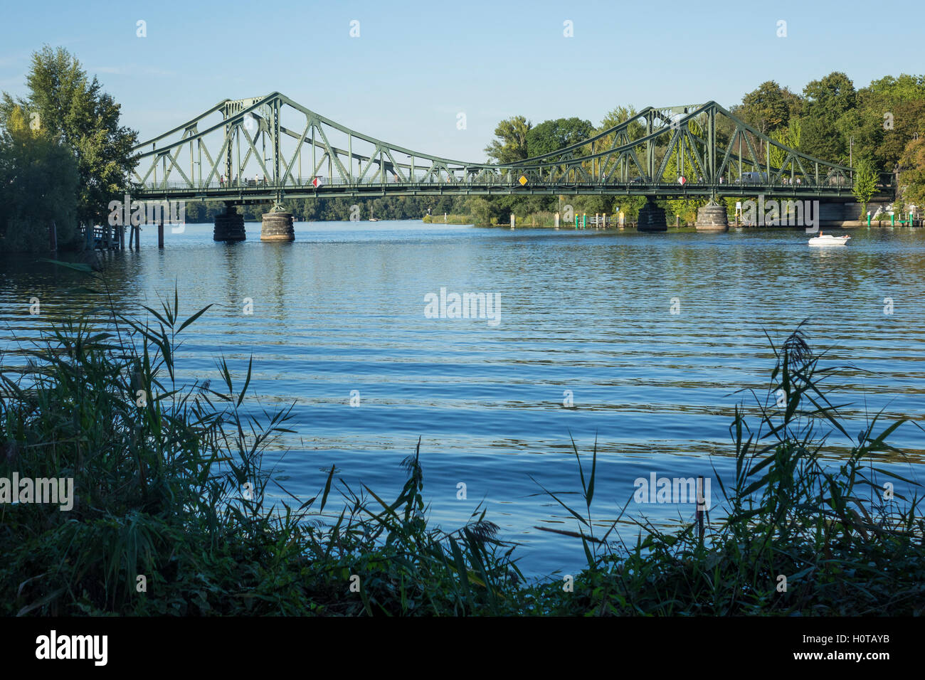 Berlin potsdam border hi-res stock photography and images - Alamy