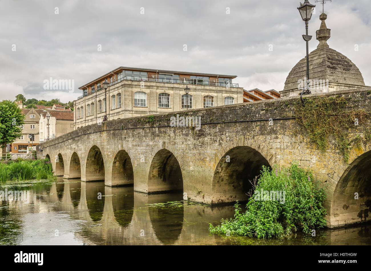 Bridge over river, Bradford-on-Avon, Wiltshire, England Stock Photo - Alamy