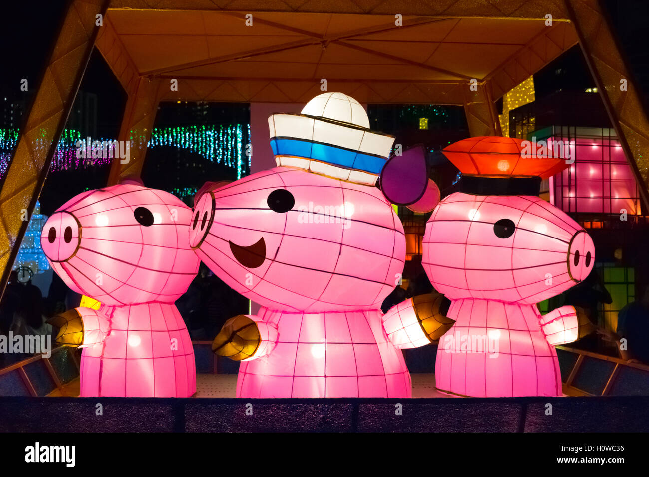 Colorful Chinese lanterns in Hong Kong during the Mid-autumn Festival ...