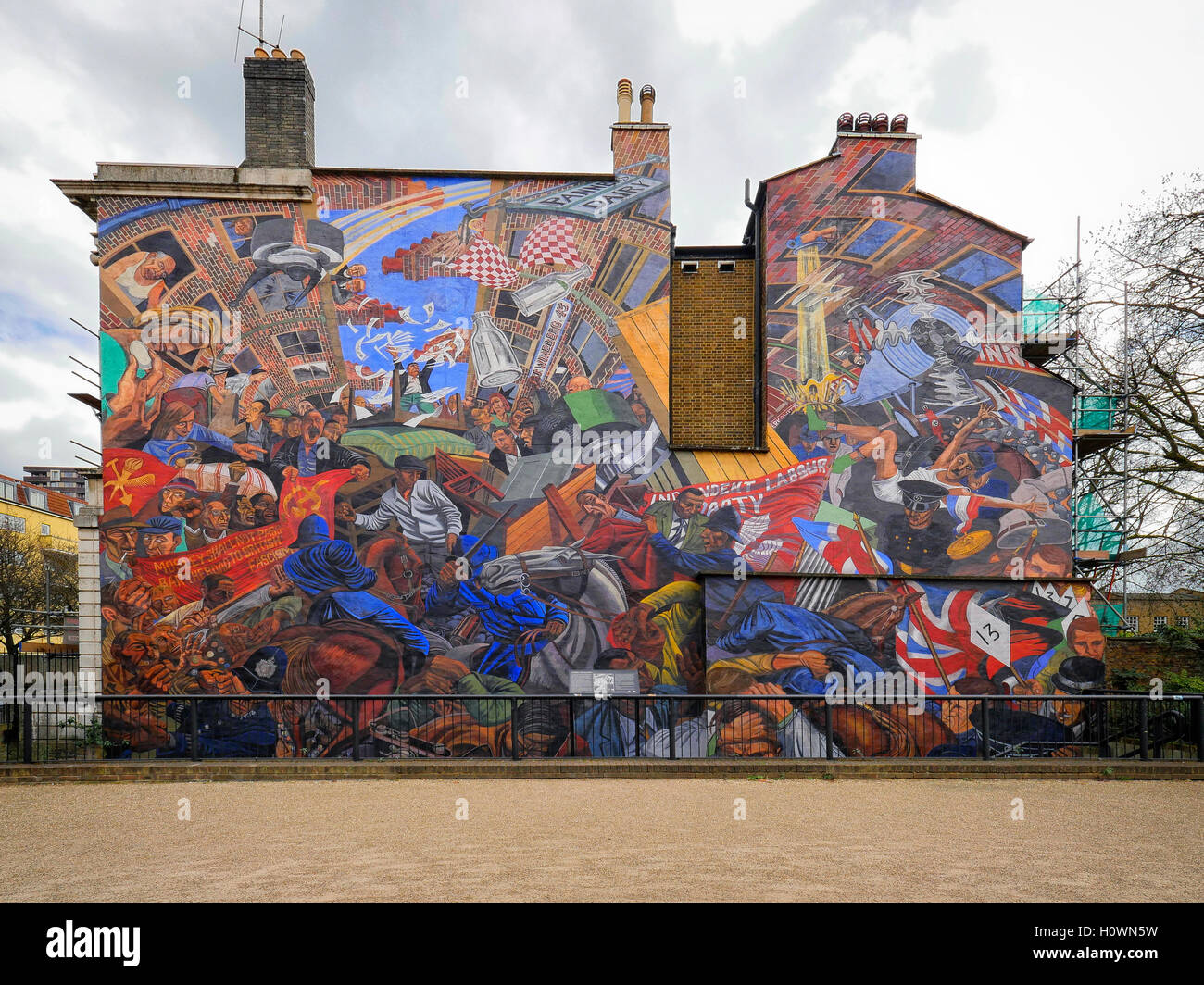 Battle of cable street memorial hi-res stock photography and images - Alamy