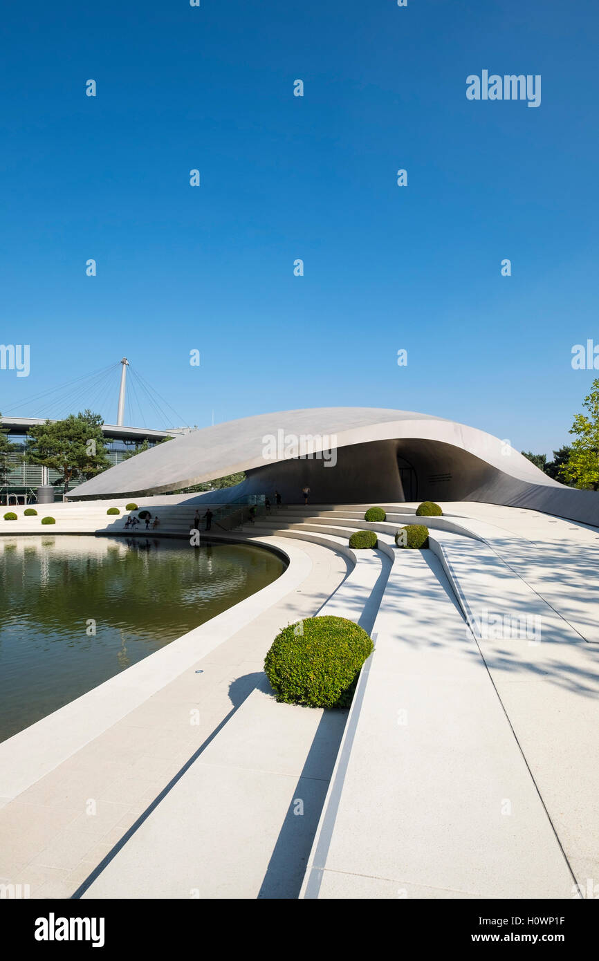 Exterior of futuristic Porsche Pavilion at Volkswagen's Autostadt in ...