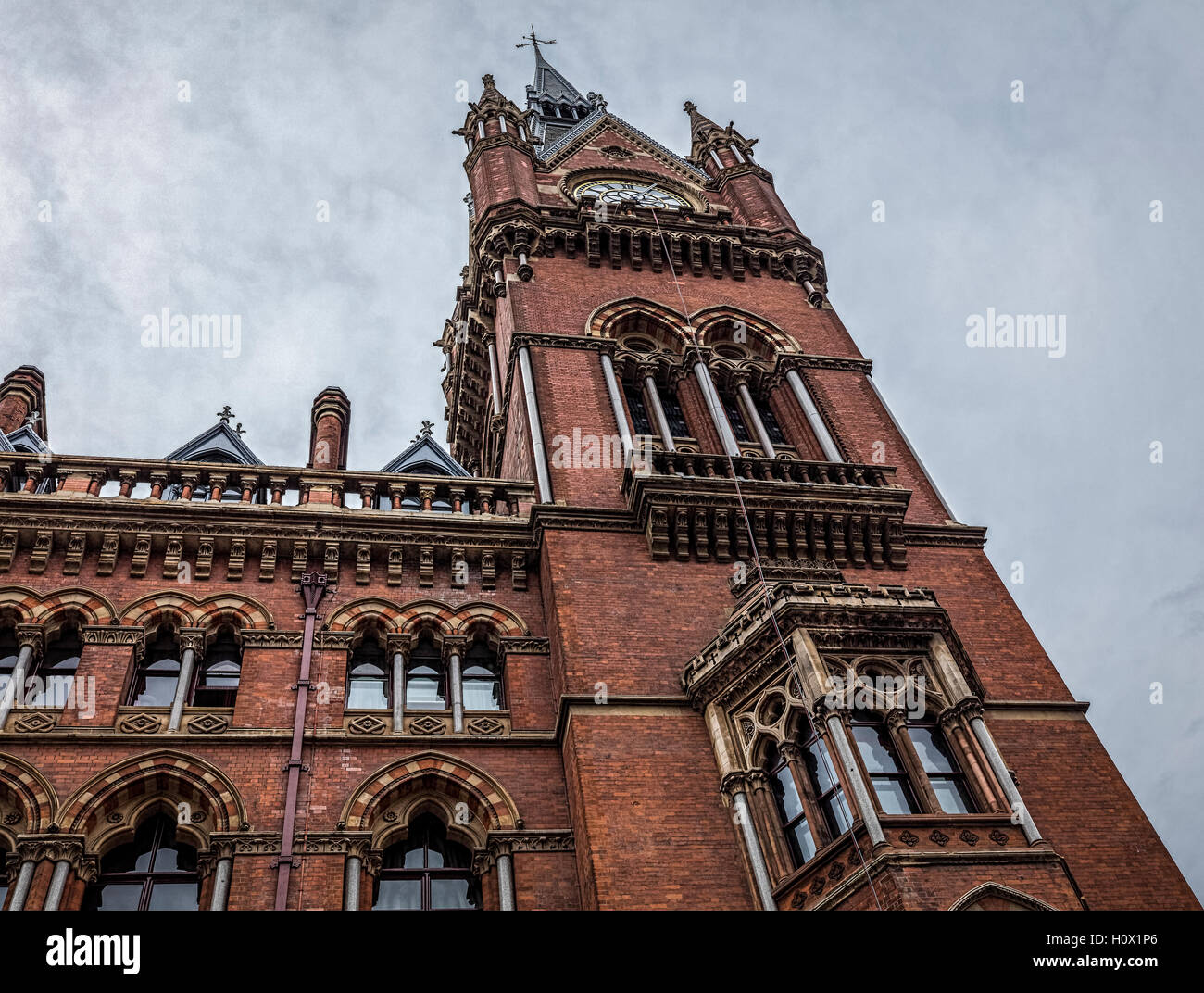 Hotel cleaner hi-res stock photography and images - Alamy
