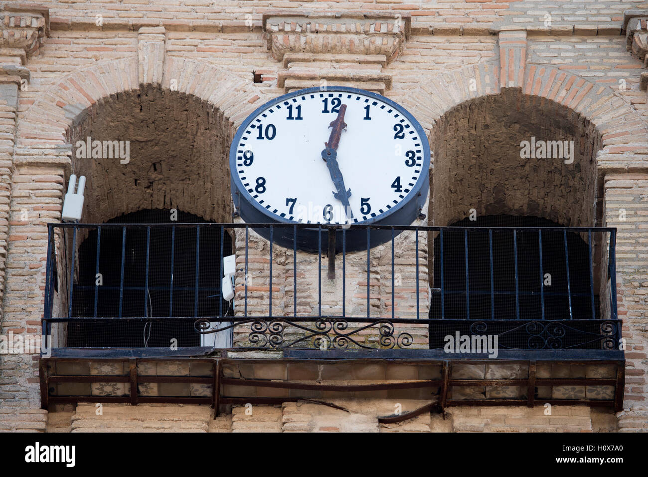 Half past twelve hi-res stock photography and images - Alamy