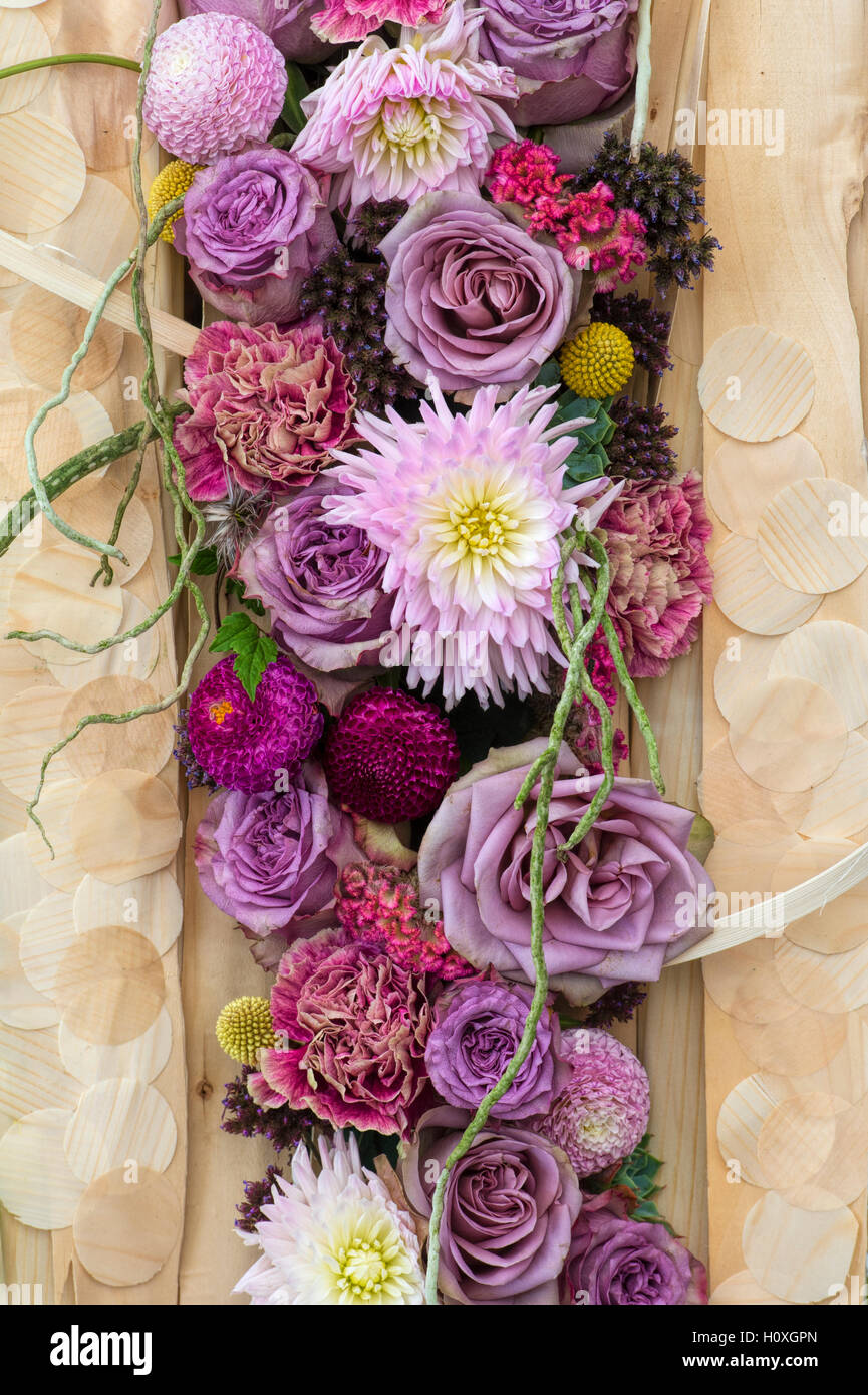 Artistic floral display hi-res stock photography and images - Alamy