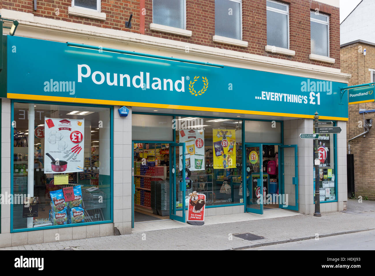 British poundland hi-res stock photography and images - Alamy