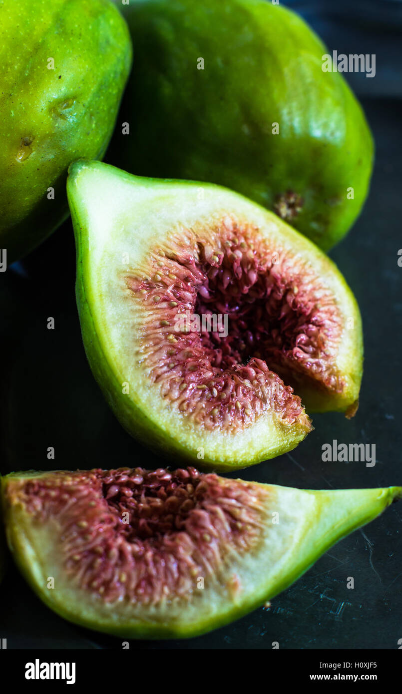 Ripe fig fruits on the stone rustic table Stock Photo - Alamy