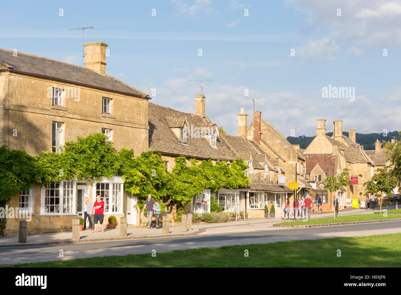 Broadway cotswolds cotswold village hi-res stock photography and images ...