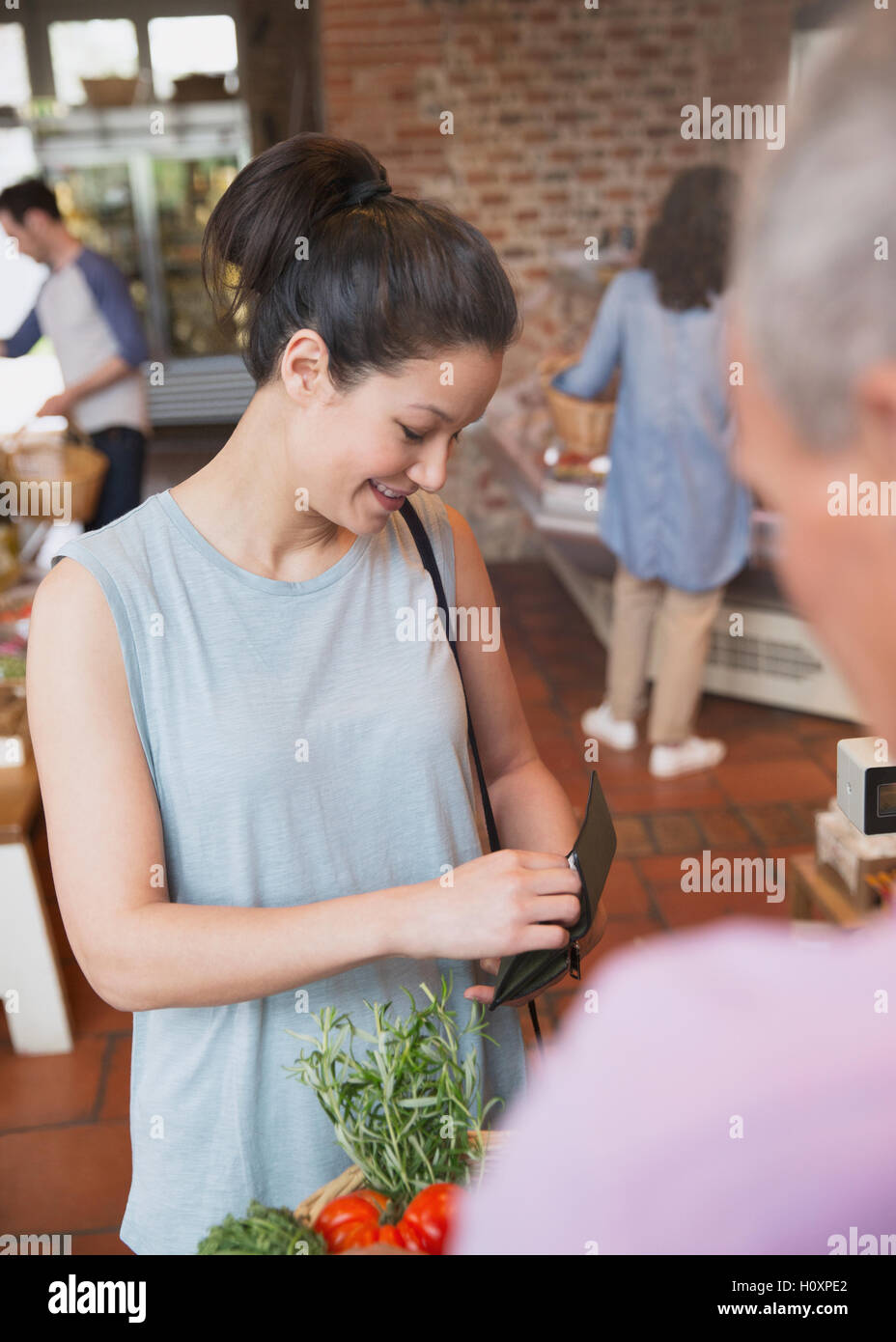 Grocery store checkout hi-res stock photography and images - Alamy