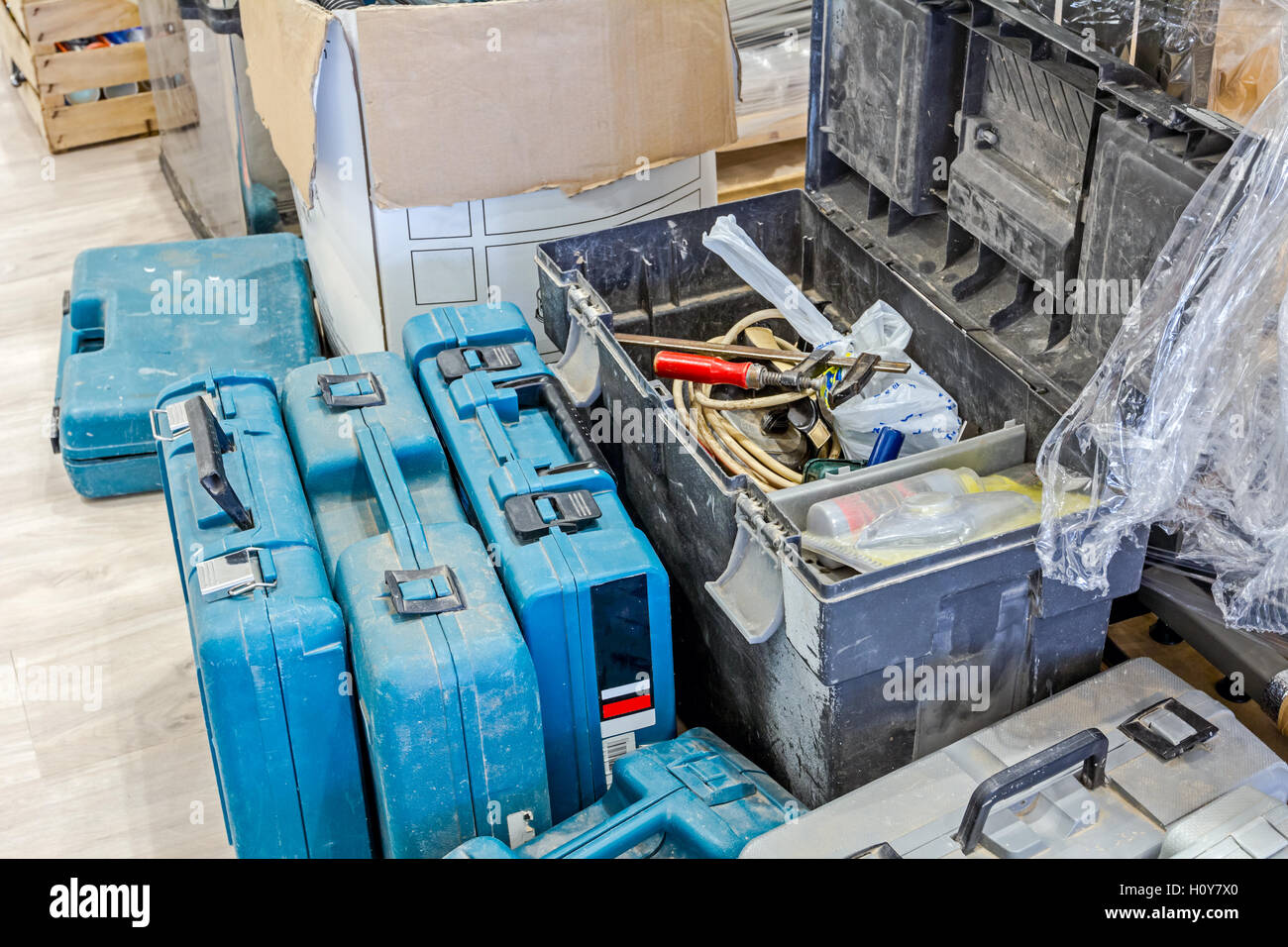 Tools in suitcase hi-res stock photography and images - Alamy