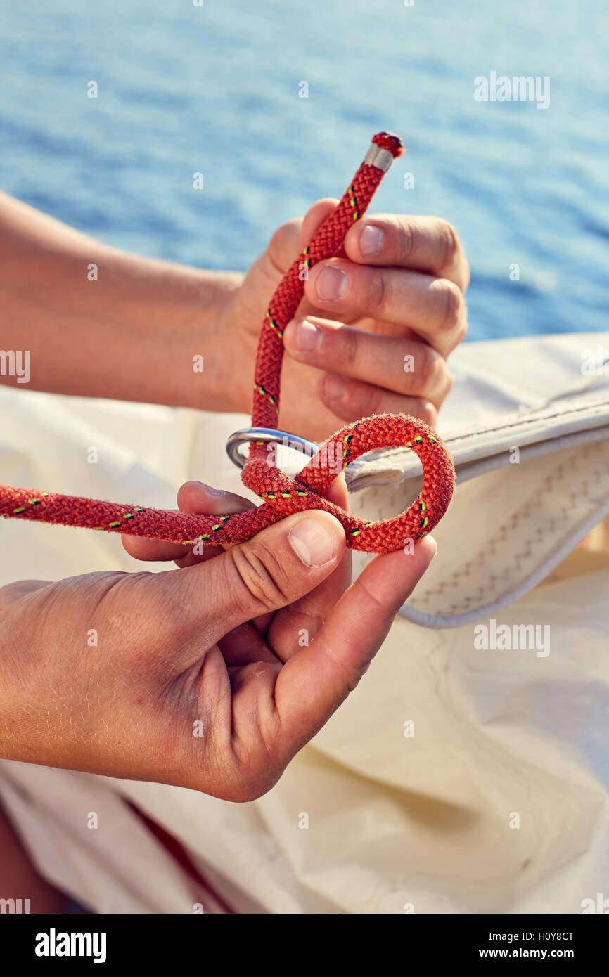 Double bowline knot hi-res stock photography and images - Alamy Double bowline knot hi-res stock photography and images - Alamy