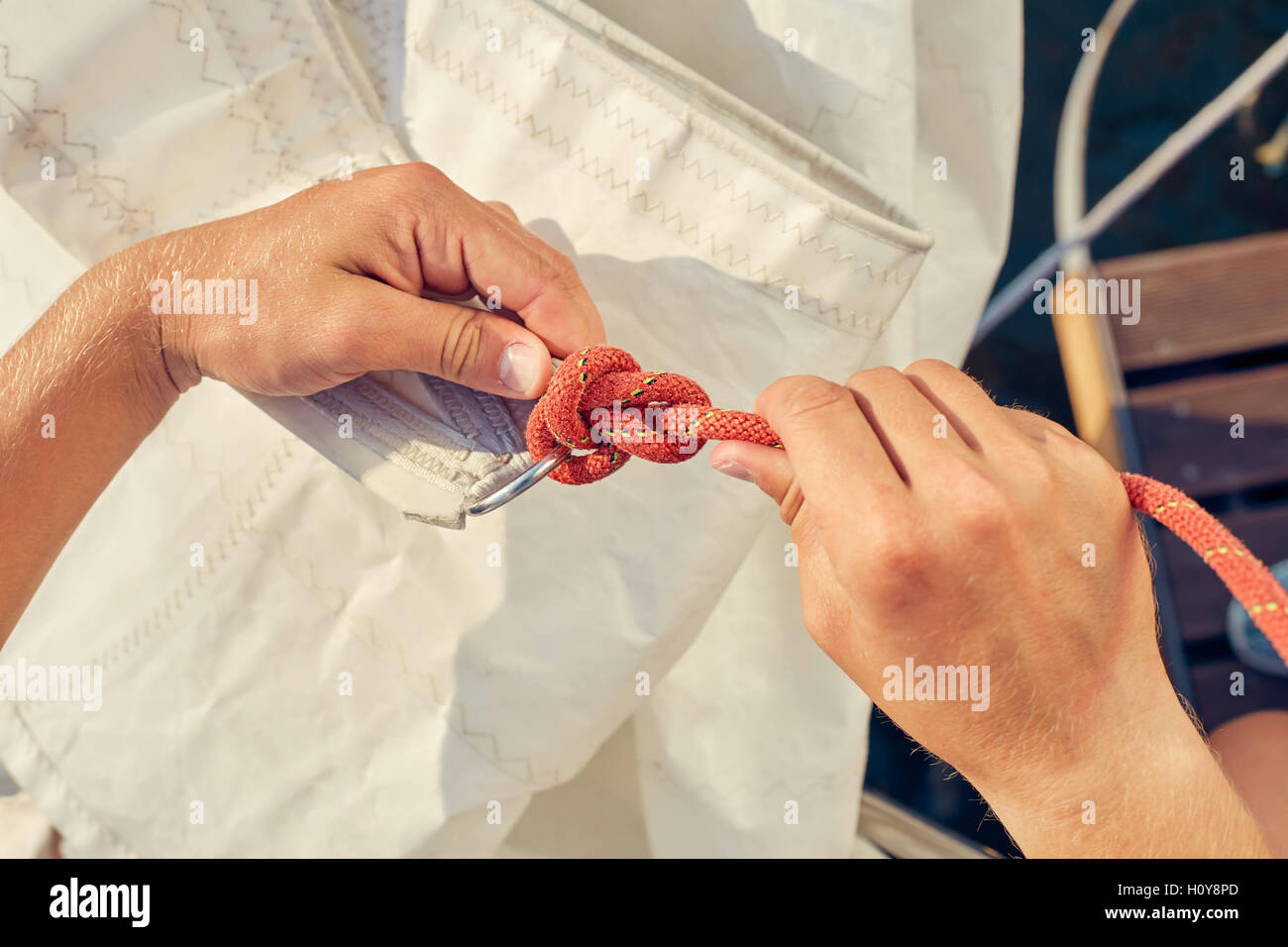 Double bowline knot hi-res stock photography and images - Alamy Double bowline knot hi-res stock photography and images - Alamy