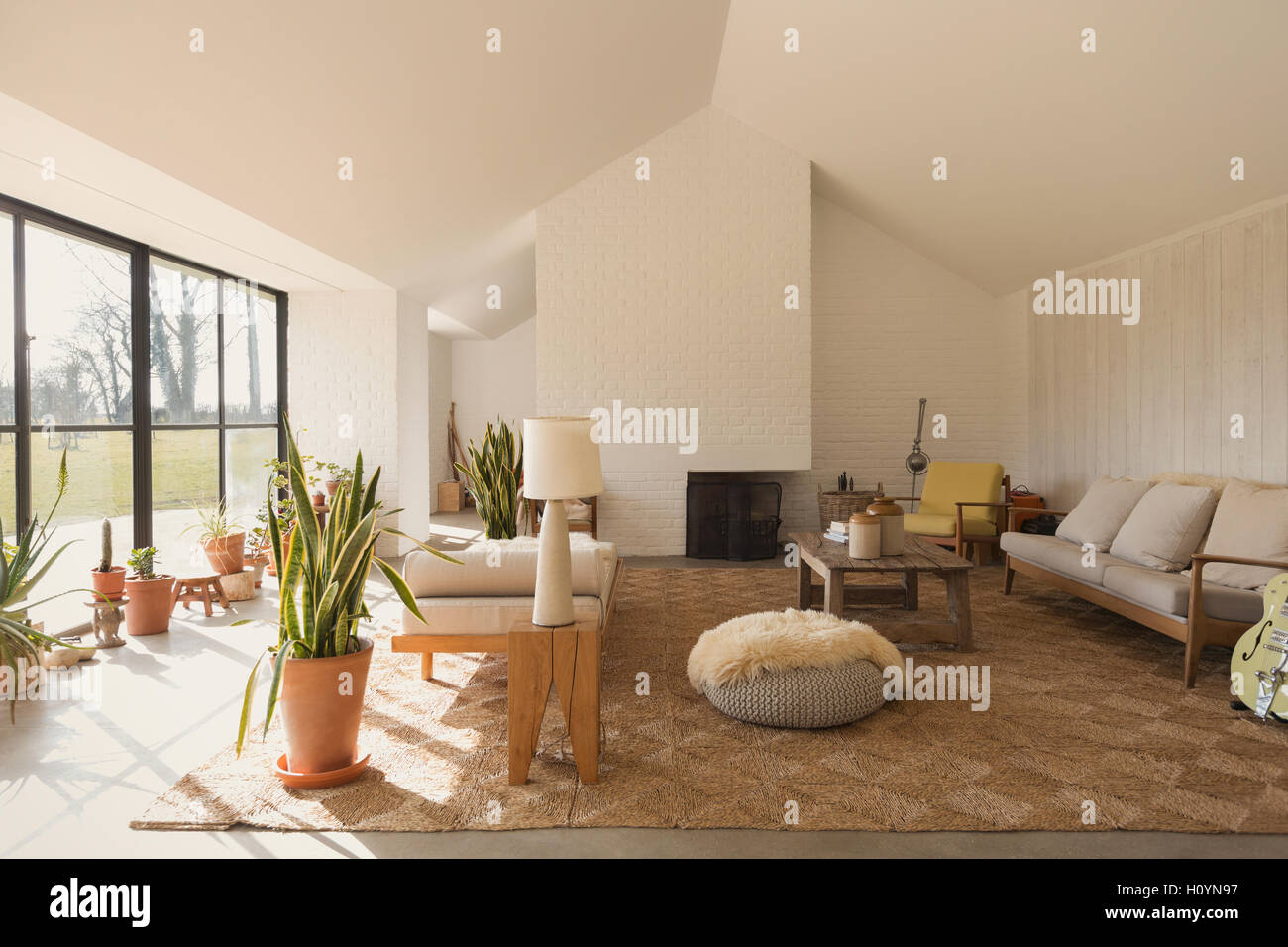 Showcase room hi-res stock photography and images - Alamy