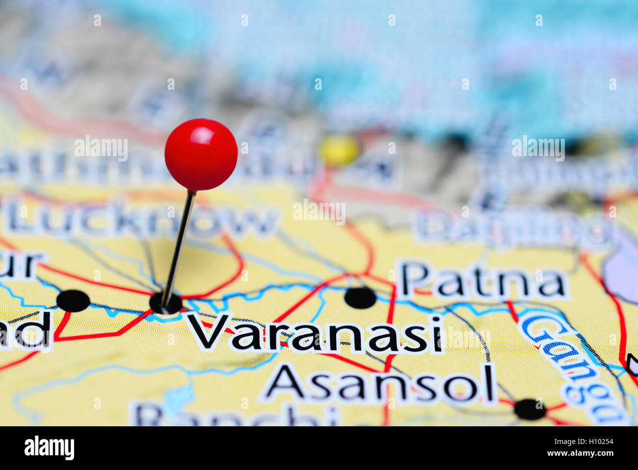 Varanasi pinned on a map of India Stock Photo - Alamy