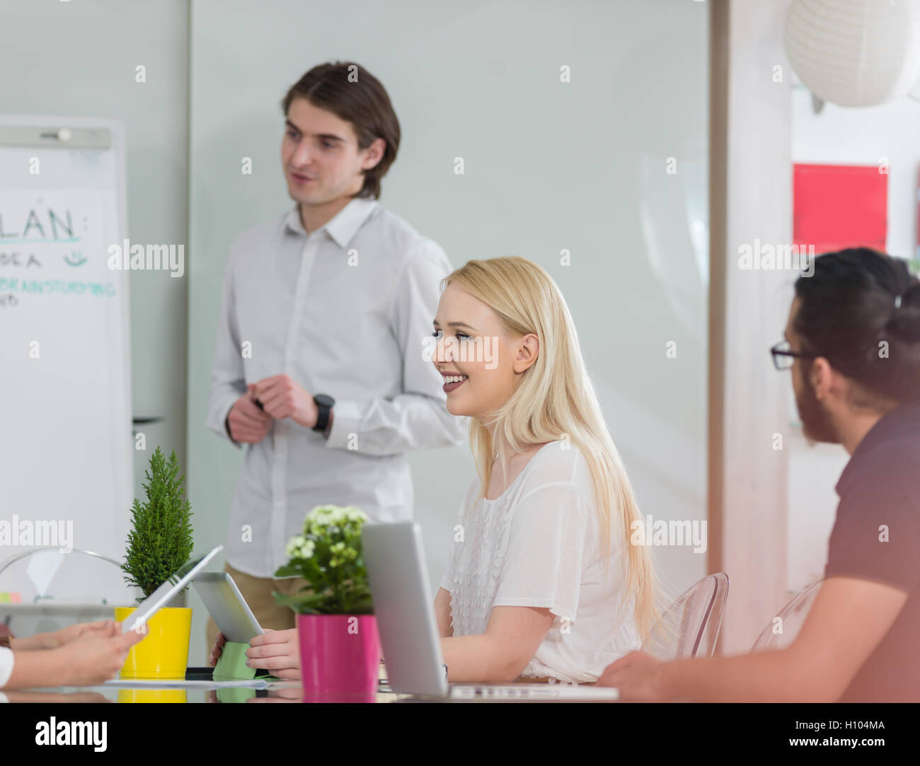 Cheerful coworkers hi-res stock photography and images - Alamy