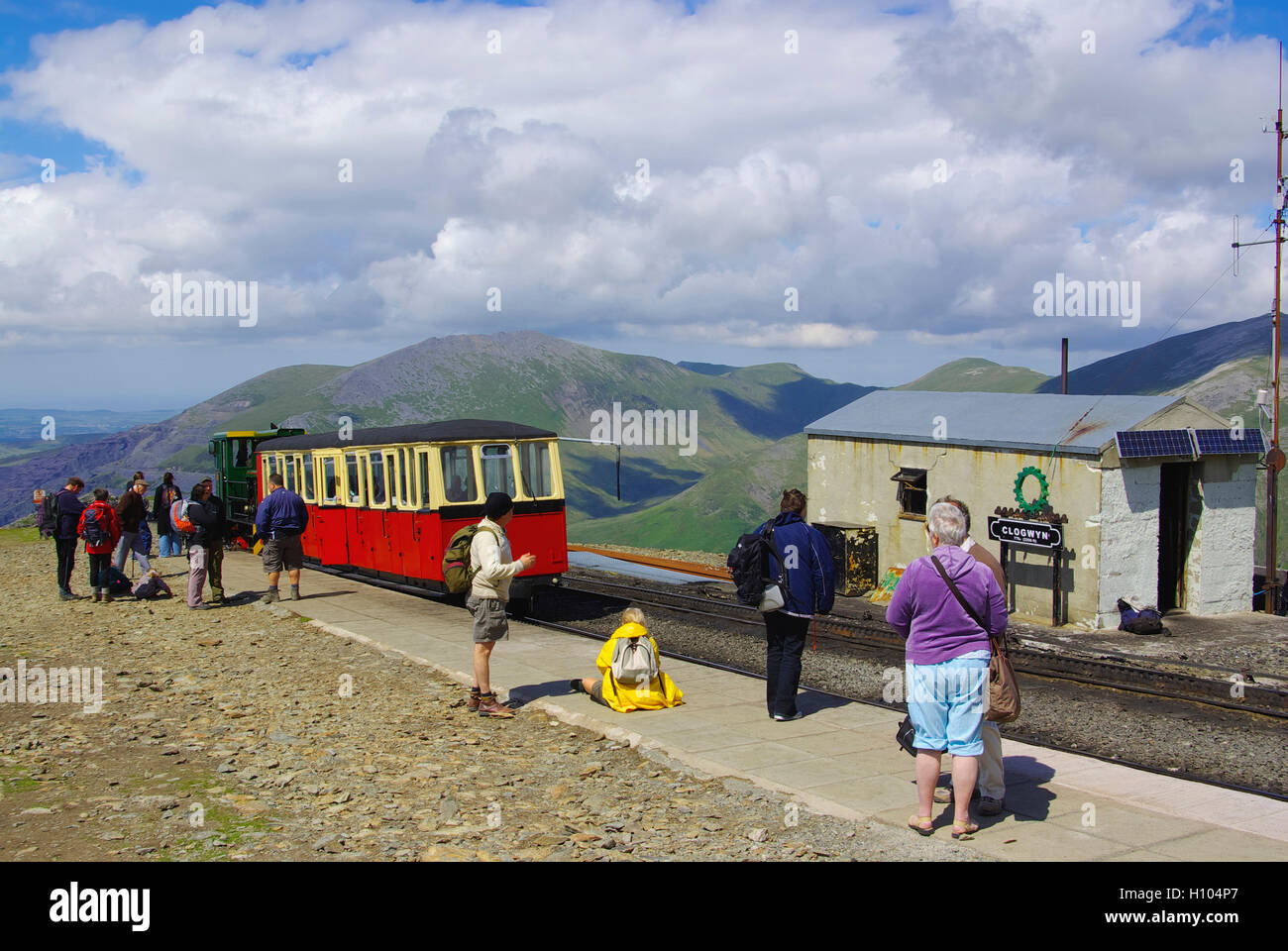 Snowdon Mountain Railway Clogwyn Station Stock Photo - Alamy