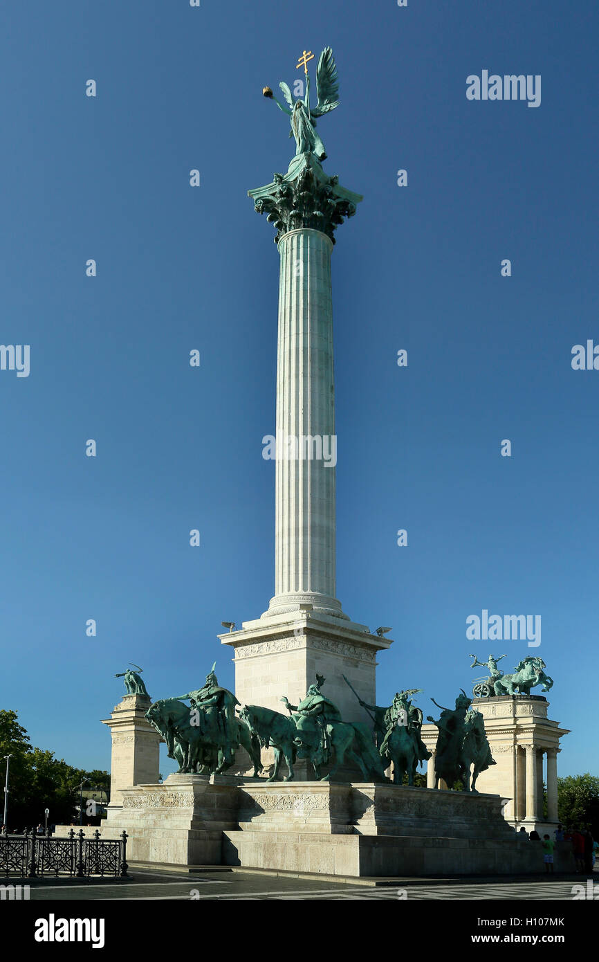 Arch angel gabriel statue hi-res stock photography and images - Alamy