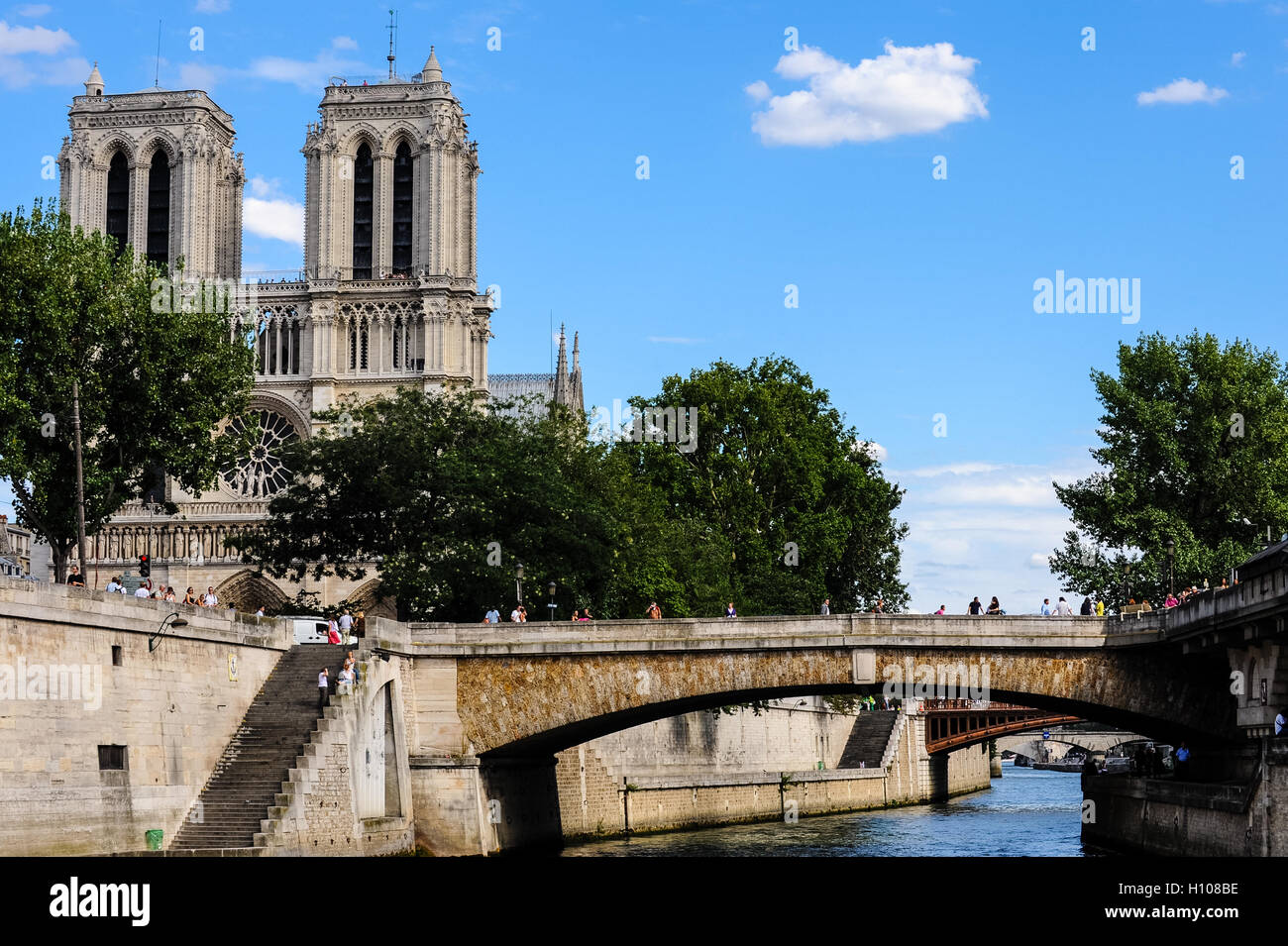 Petit pont hi-res stock photography and images - Alamy