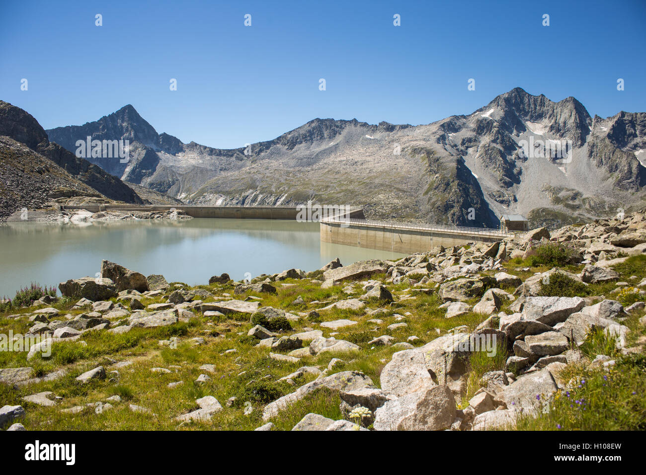 Venerocolo dam hi-res stock photography and images - Alamy