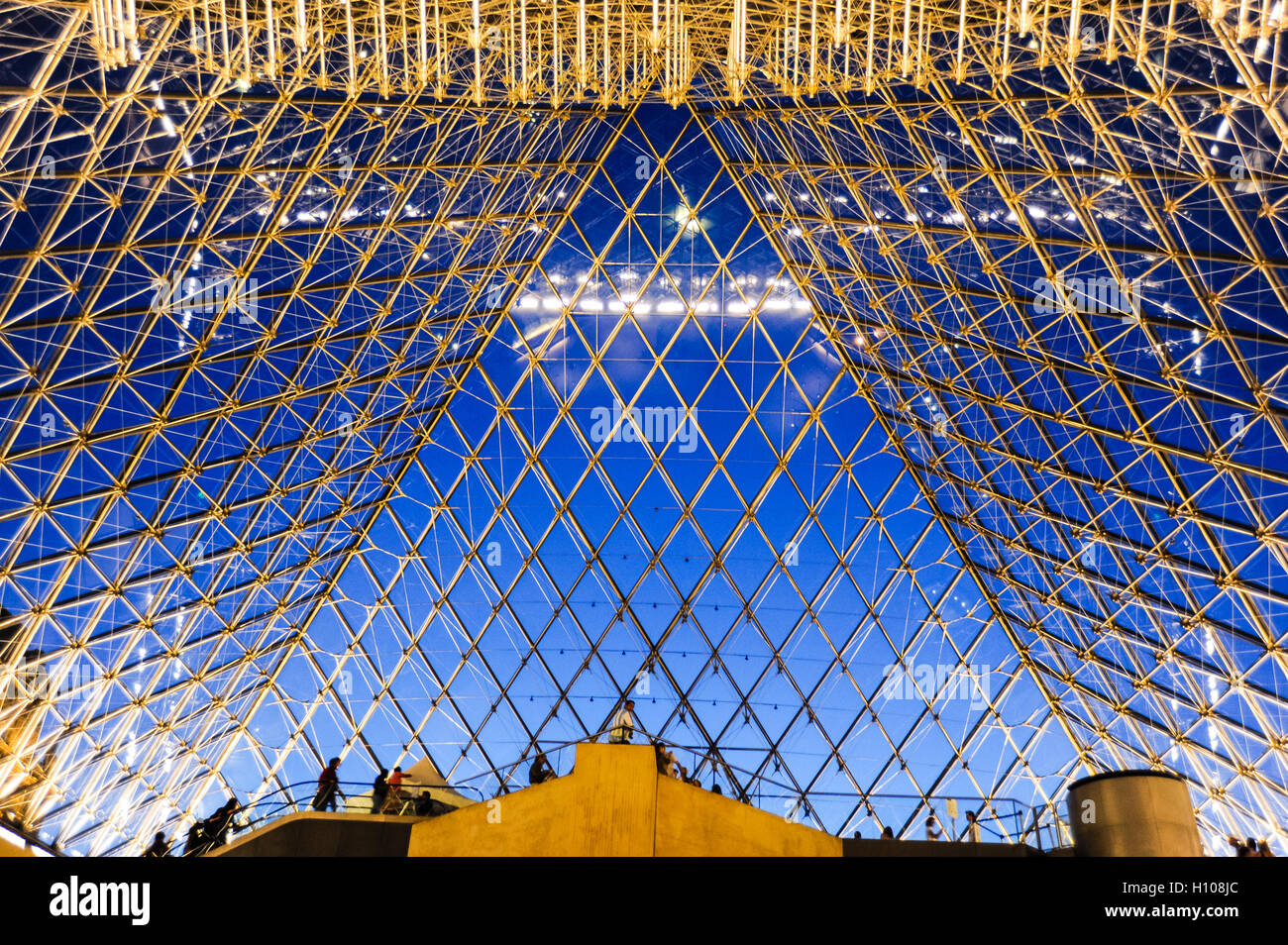Musee du louvre inside of pyramid hi-res stock photography and images ...