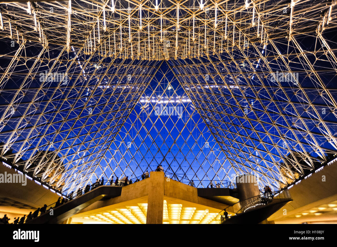 Musee du louvre inside of pyramid hi-res stock photography and images ...