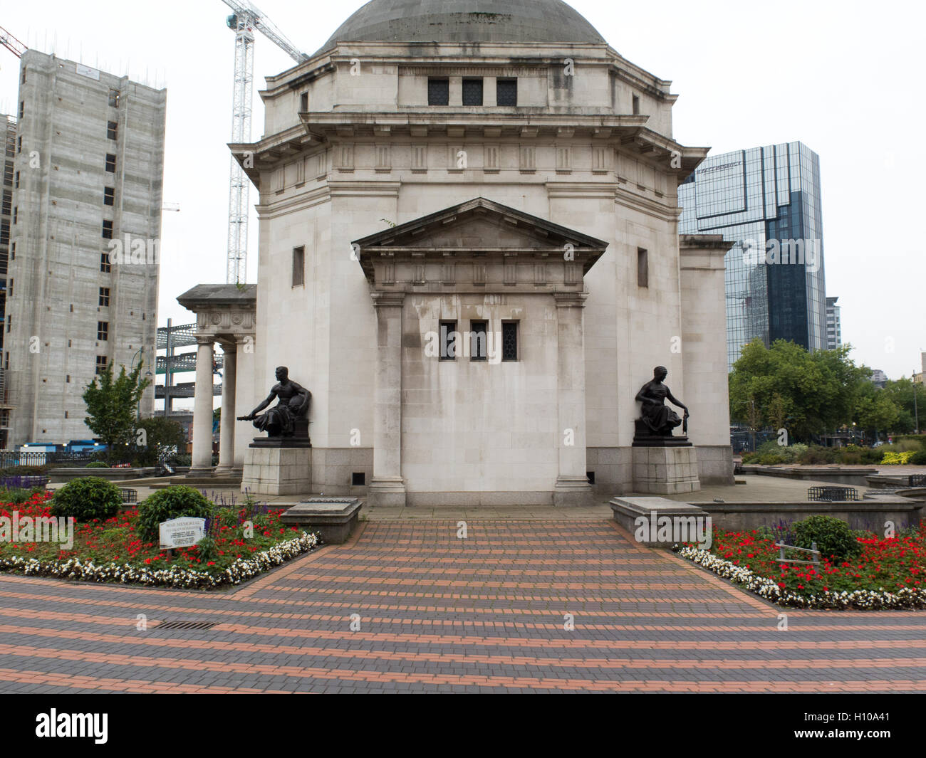 Broad roof hi-res stock photography and images - Alamy
