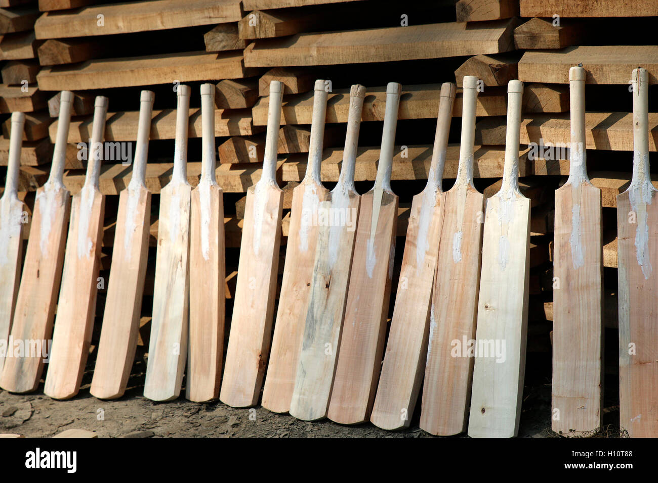 Cricket bat industry hi-res stock photography and images - Alamy