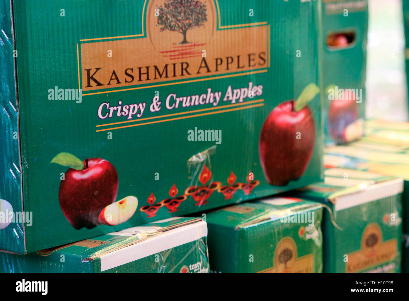 Kashmir Apples - India Stock Photo - Alamy