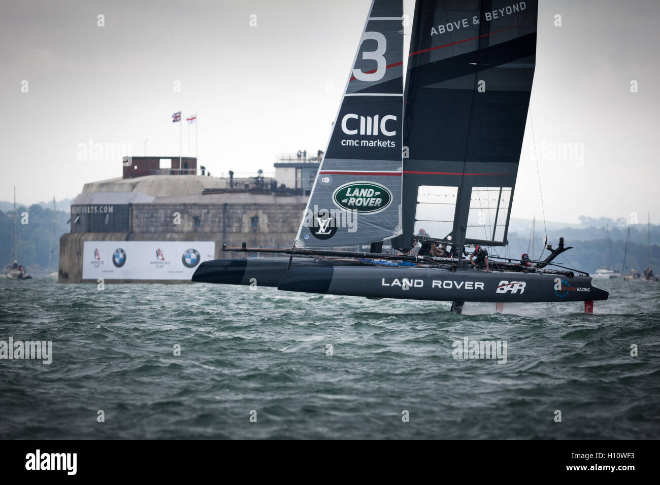 Land rover bar hi-res stock photography and images - Alamy