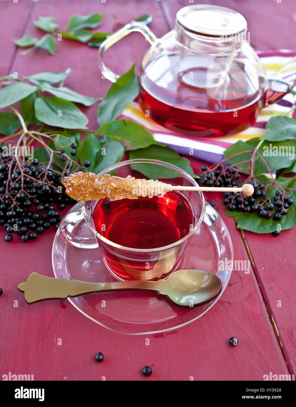 Tea with fresh elder berries Stock Photo - Alamy