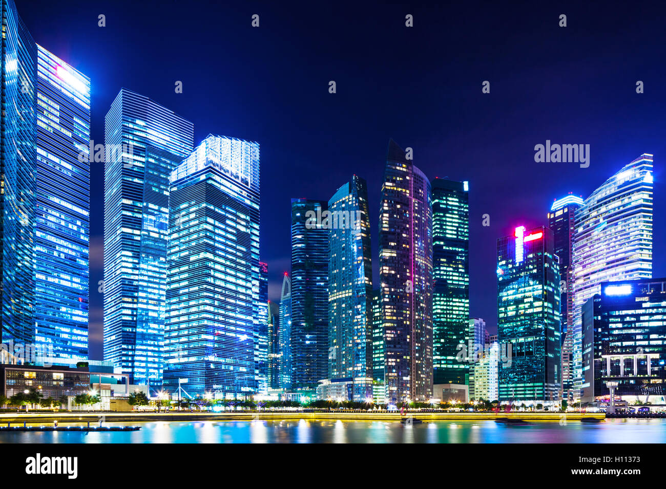 Singapore at night Stock Photo - Alamy
