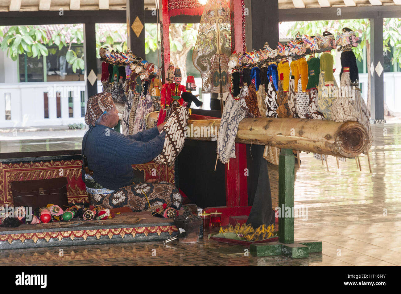 Asian Puppets High Resolution Stock Photography and Images - Alamy