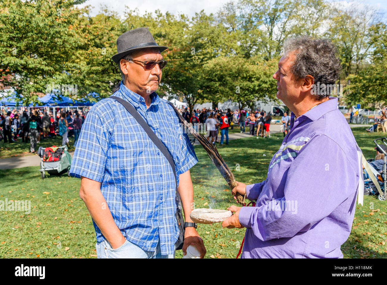 Smudging first nations hi-res stock photography and images - Alamy