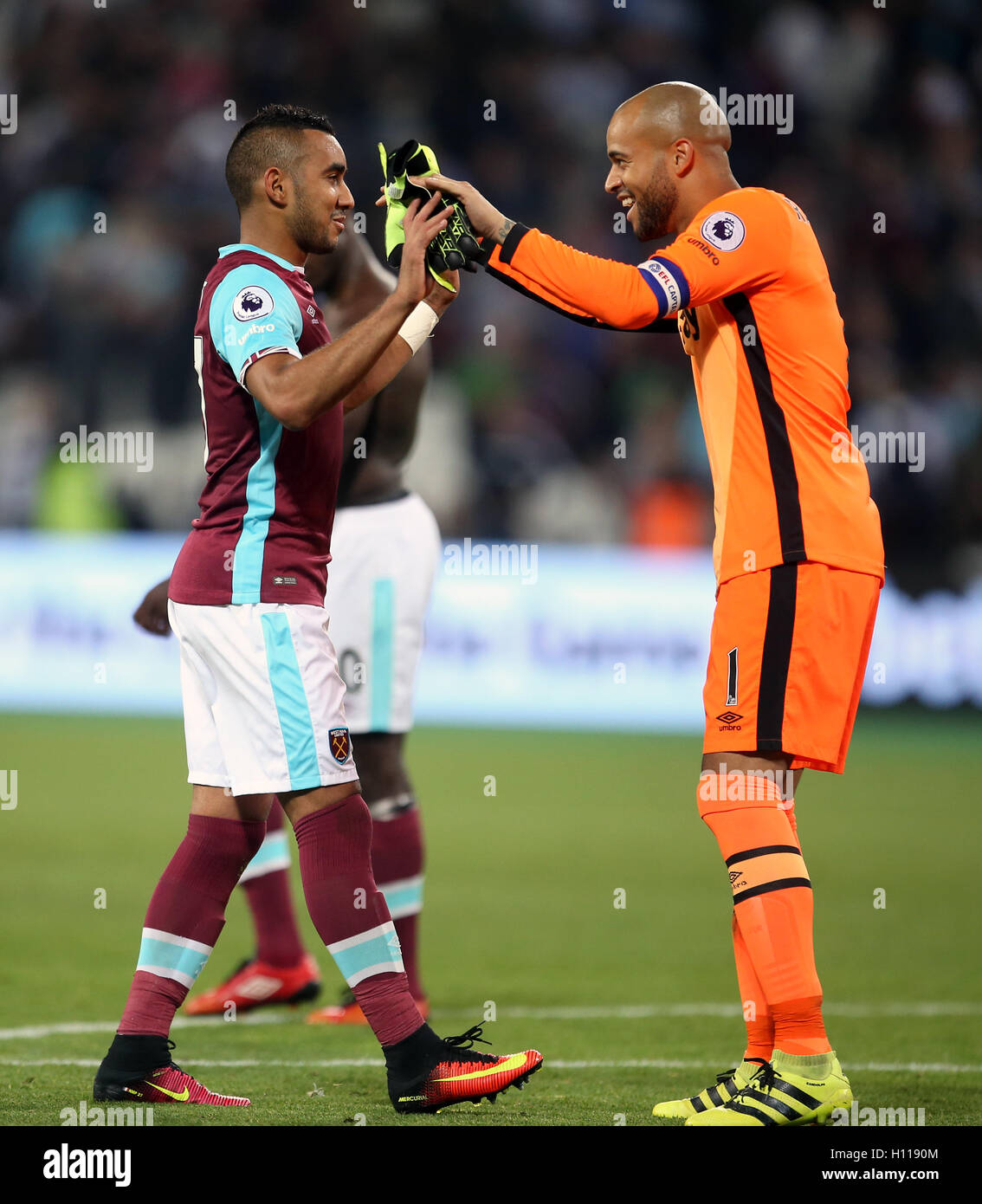 West Ham United's Dimitri Payet celebrates with goalkeeper Darren ...